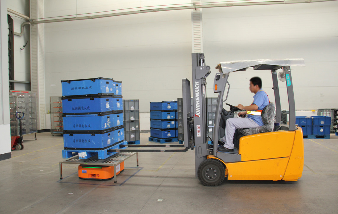 Forklift AGV (AFL) - AMS, Inc